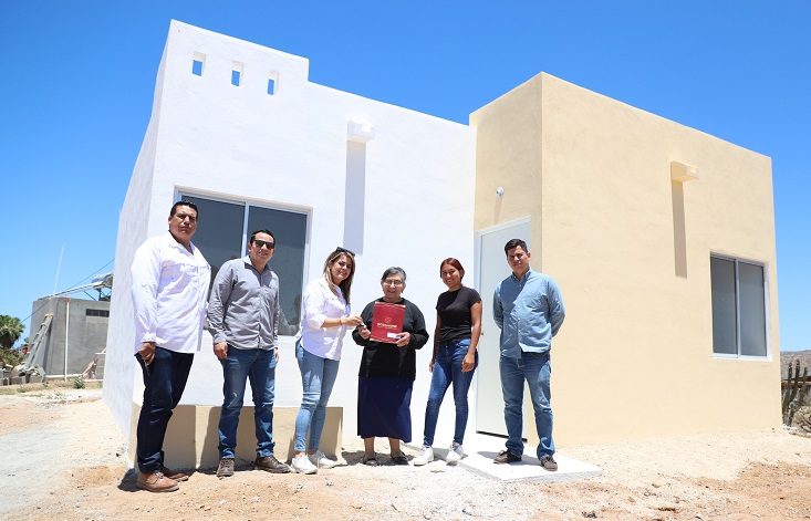 EL INVI ENTREGA 8 ACCIONES DE VIVIENDA EN LOS CABOS – ROSTROS Y PERFILES