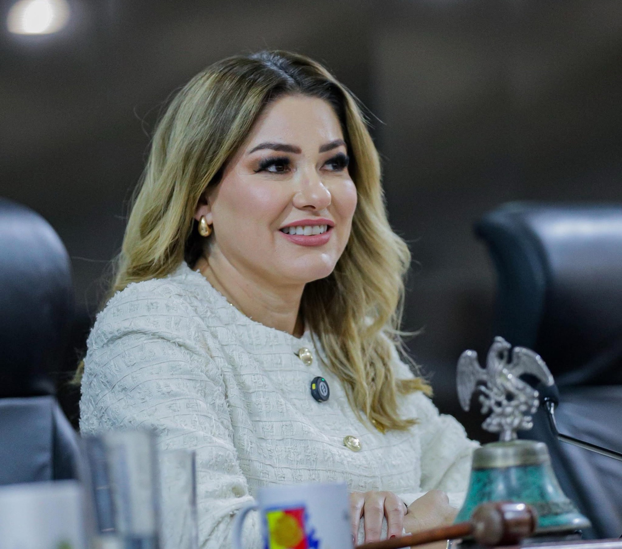 BURÓ POLÍTICO/ ¡CON KARI-ÑO! – ROSTROS Y PERFILES