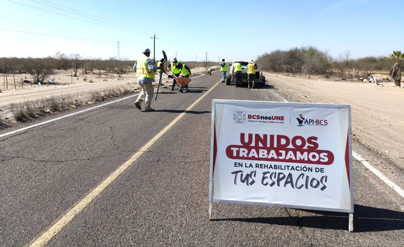 API-BCS atiende bacheo en la carretera Ciudad Constitución-Puerto San Carlos – ROSTROS Y PERFILES
