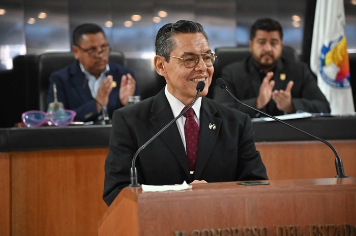 Mayor esfuerzo de Servidores públicos pide la ciudadanía: Maestro ...